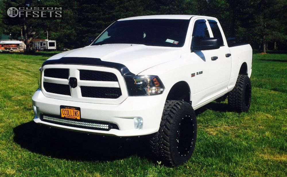 2014 Ram 1500 with 20x12 -44 TIS 535B and 35/12.5R20 Nitto Trail ...
