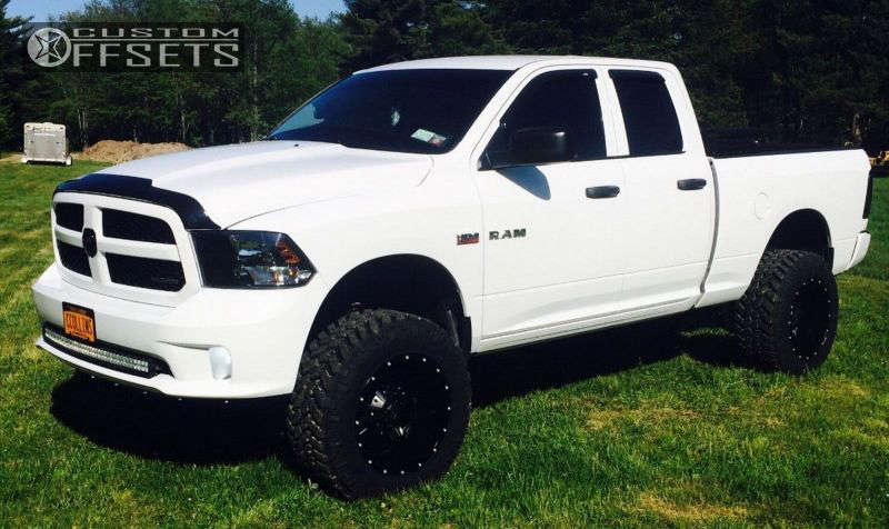 2014 Ram 1500 with 20x12 -44 TIS 535B and 35/12.5R20 Nitto Trail ...