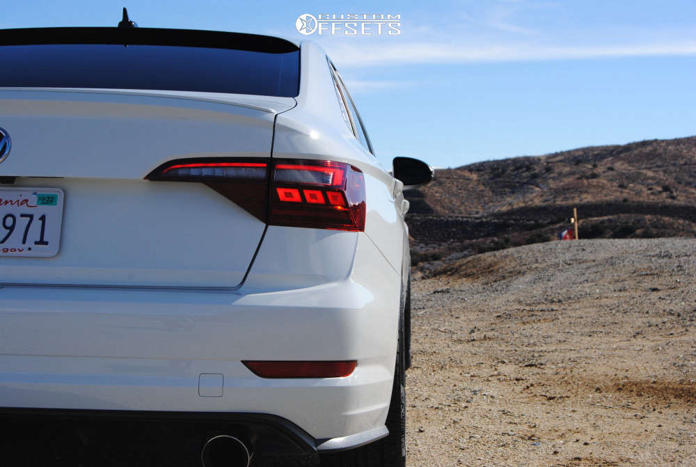 2021 Volkswagen Jetta with 18x8.5 40 Regen5 R32 and 235/45R18 Vercelli ...