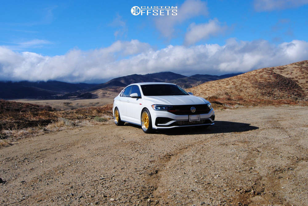 2021 Volkswagen Jetta with 18x8.5 40 Regen5 R32 and 235/45R18 Vercelli ...