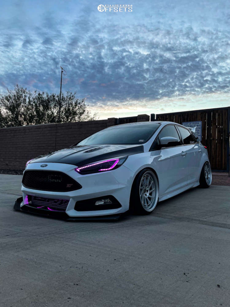 2016 Ford Focus with 18x9.5 22 Heritage Hokkaido-dir-c and 215/35R18 ...