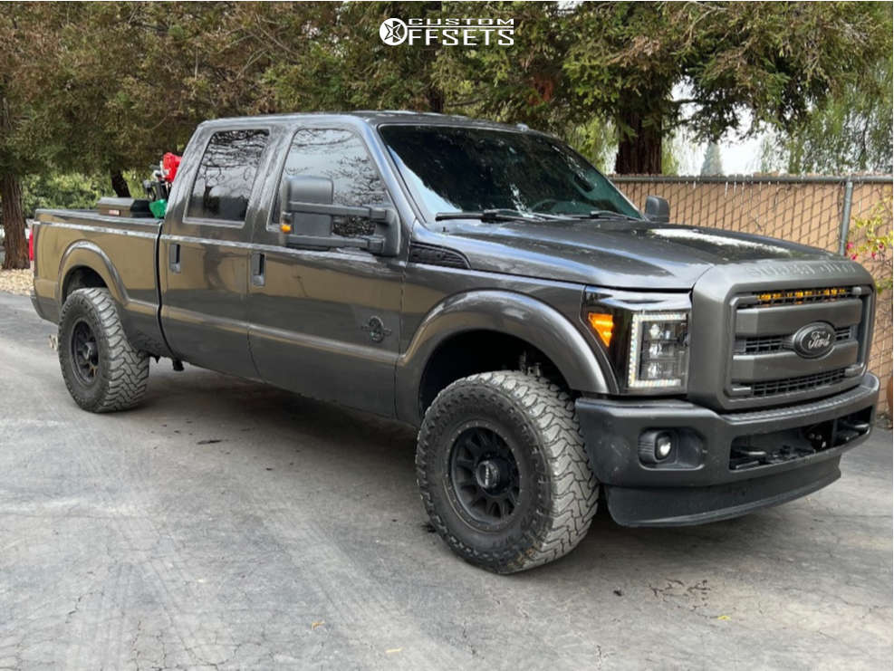 2015 Ford F-250 Super Duty with 18x9 -12 Method Nv and 35/13.5R18 Toyo ...