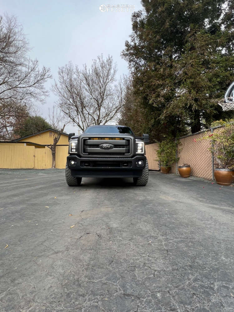 2015 Ford F-250 Super Duty with 18x9 -12 Method Nv and 35/13.5R18 Toyo ...
