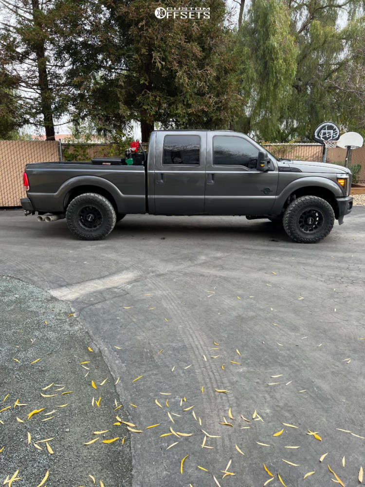 2015 Ford F-250 Super Duty with 18x9 -12 Method Nv and 35/13.5R18 Toyo ...