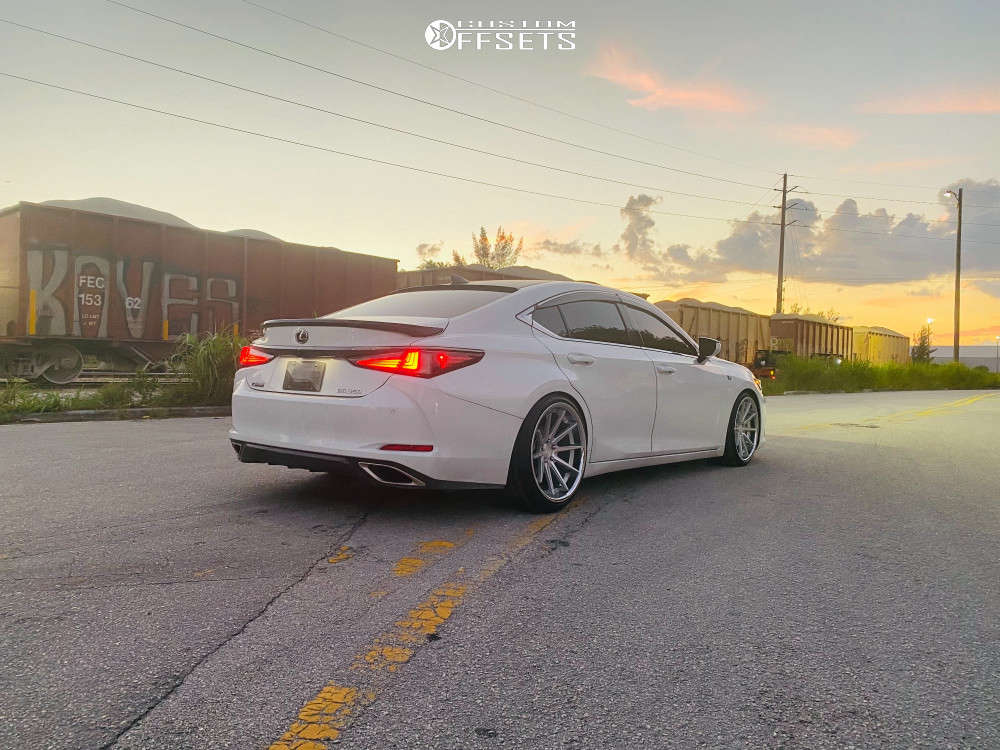 2021 Lexus ES350 with 20x9 25 Ferrada FR4 and 225/35R20 Altenzo Sport ...