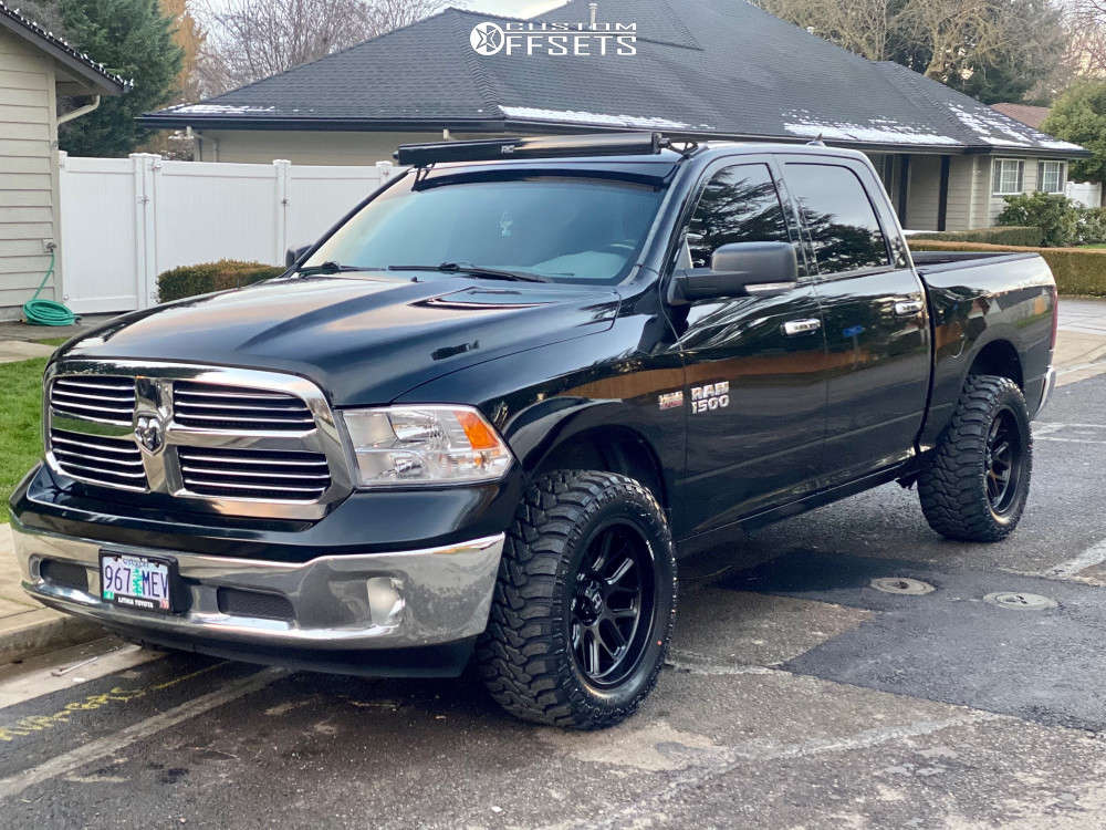 2013 Ram 1500 with 20x10 -19 Hostile Vulcan and 33/12.5R20 Nexen ...