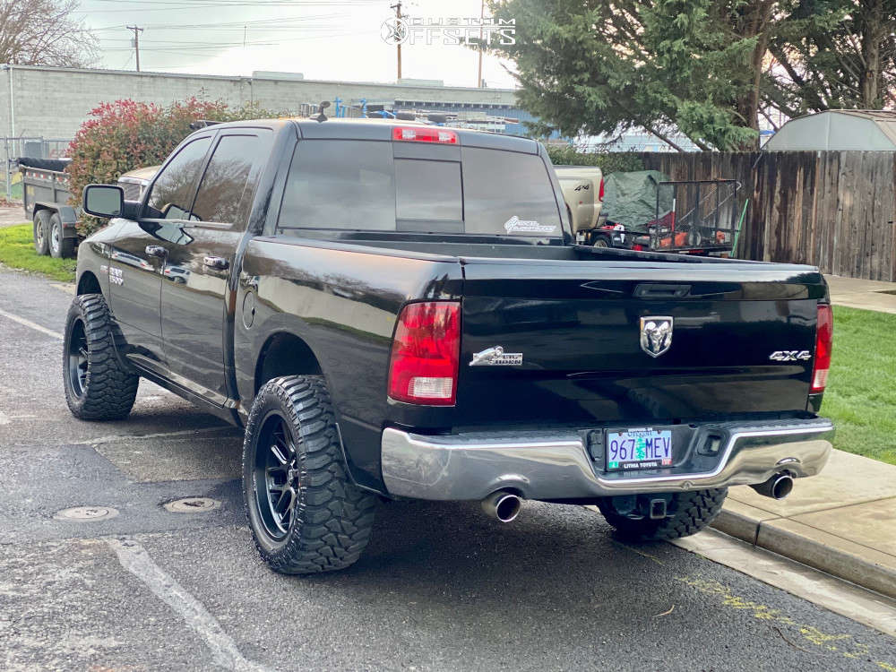 2013 Ram 1500 with 20x10 -19 Hostile Vulcan and 33/12.5R20 Nexen ...