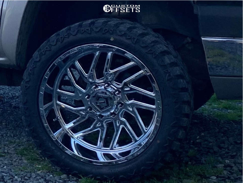 2005 Chevrolet Silverado 2500 HD with 22x12 -44 TIS 544c and 33/13.5R22 ...