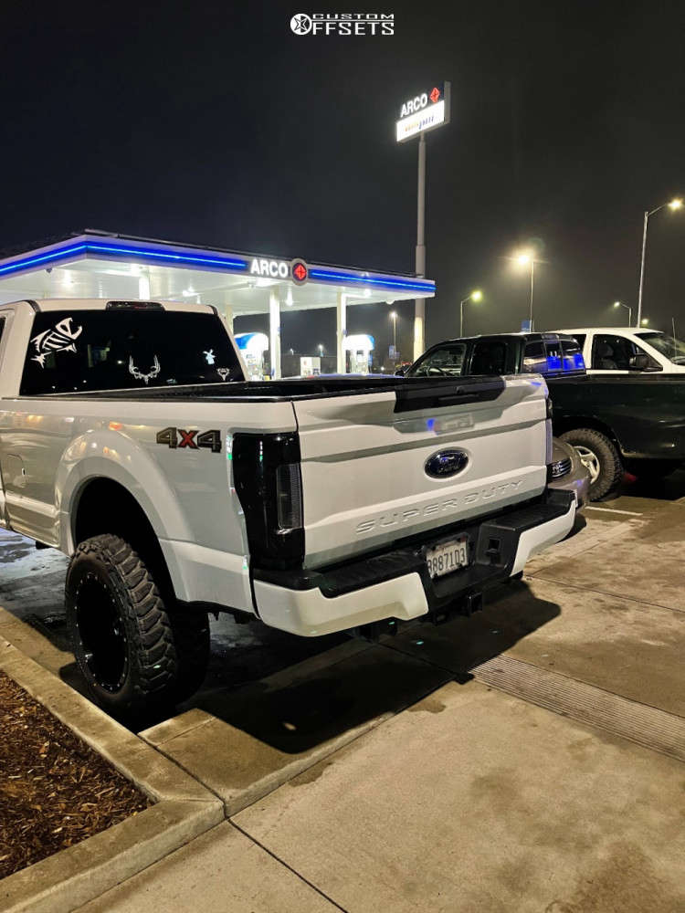 2017 Ford F-350 Super Duty with 20x12 -44 RBP 65r Glock and 35/13.5R20 ...