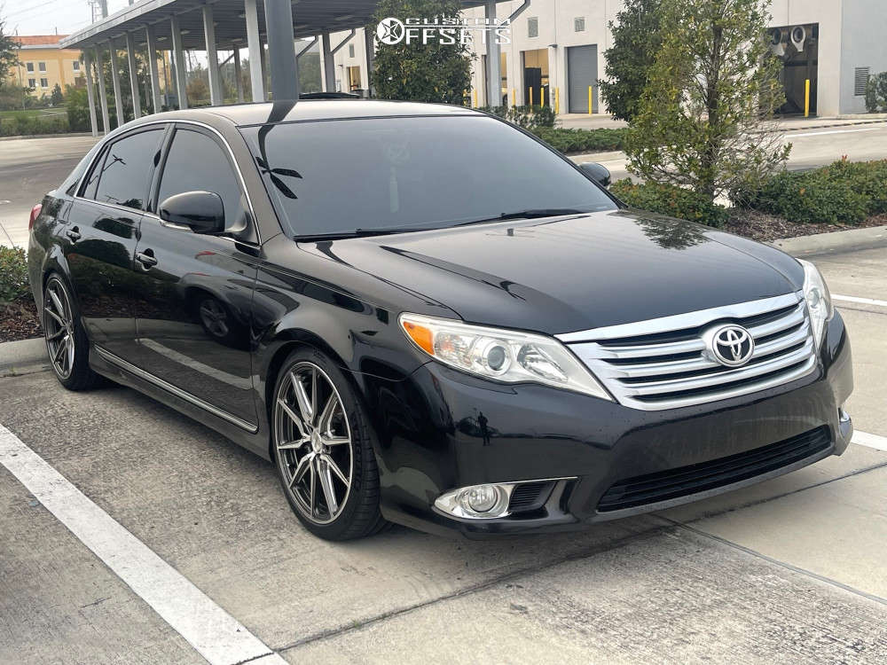 2012 Toyota Avalon with 19x8.5 30 Vossen Hf3 and 225/40R19 Michelin ...