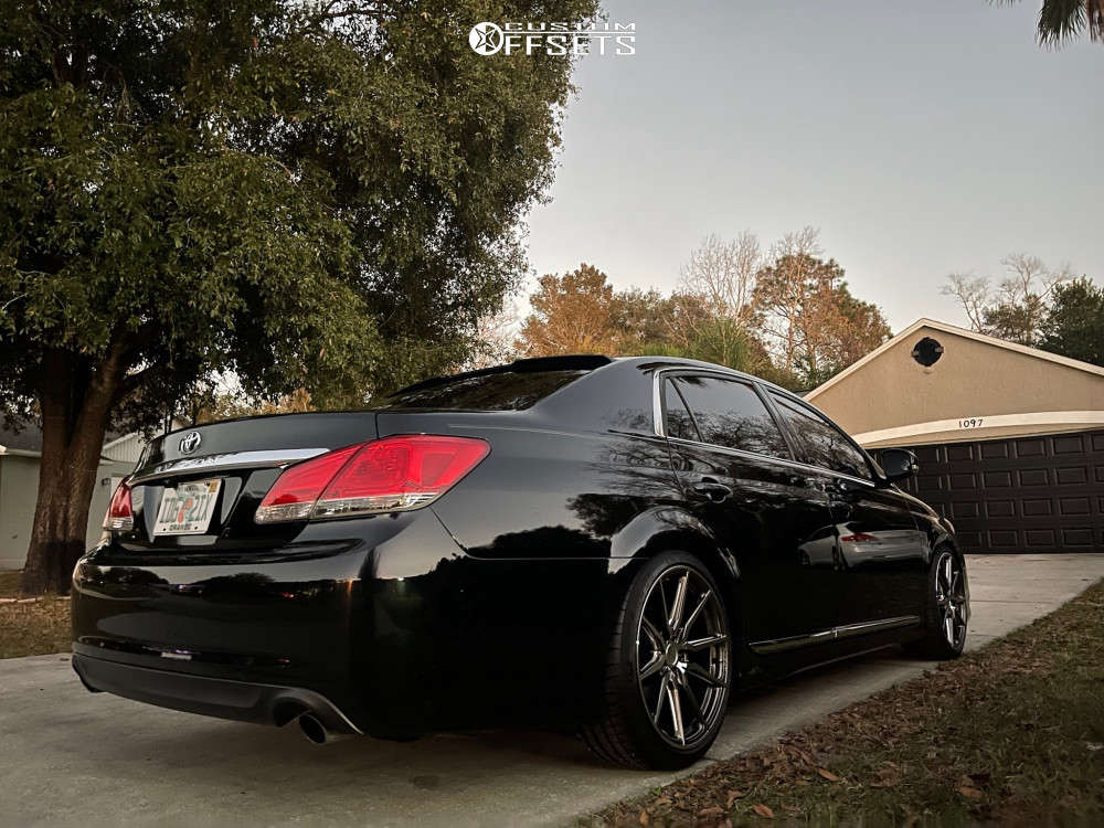 2012 Toyota Avalon with 19x8.5 30 Vossen Hf3 and 225/40R19 Michelin ...