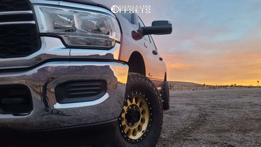 2021 Ram 2500 with 17x8.5 Method Mr315 and 33/12.5R17 Gladiator Xcomp ...