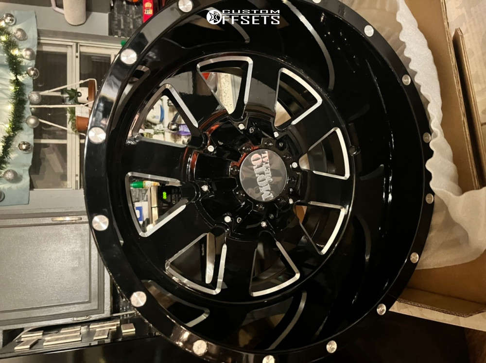 2017 Ram 2500 with 18x12 -44 Moto Metal Mo962 and 35/12.5R18 Kanati Mud ...