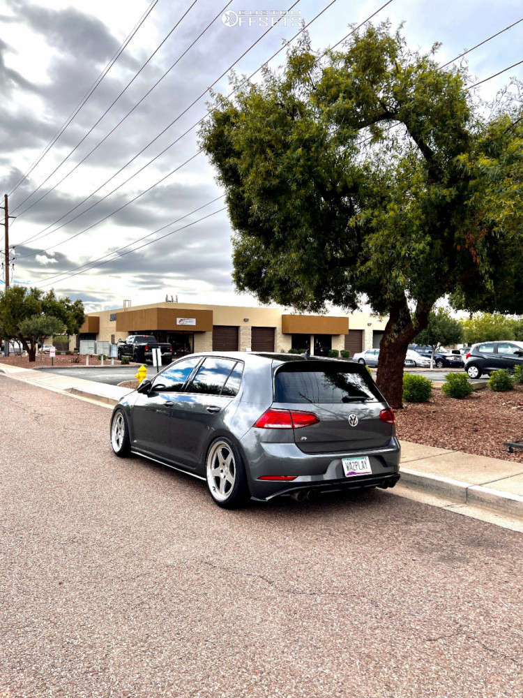 2019 Volkswagen Golf R with 18x9 35 Kansei Knp and 235/40R18 Pirelli ...