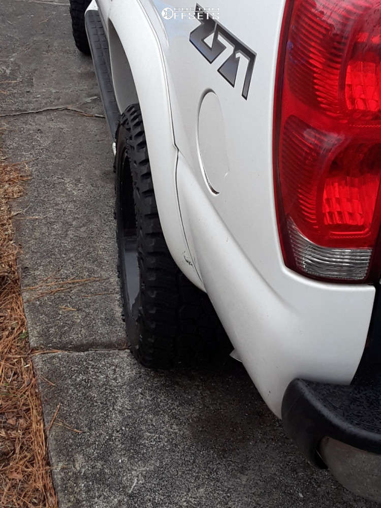 2004 Chevrolet Avalanche 1500 with 20x10 -18 Anthem Off-Road Viper and ...