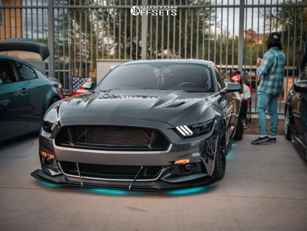 2015 Ford Mustang with 19x9.5 22 ESR Cs8 and 245/35R19 Nitto Nt555 G2 ...