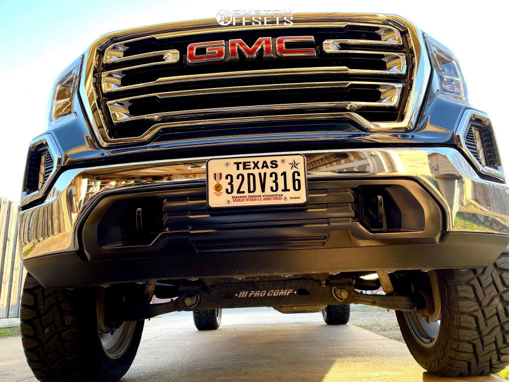 2019 GMC Sierra 1500 with 22x12 -44 Fuel 536 and 35/12.5R22 Toyo Tires ...