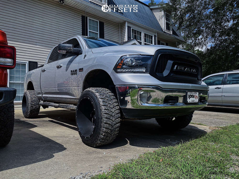 2014 Ram 1500 with 22x14 -76 Dropstars 652bm and 35/12.5R22 Road One ...