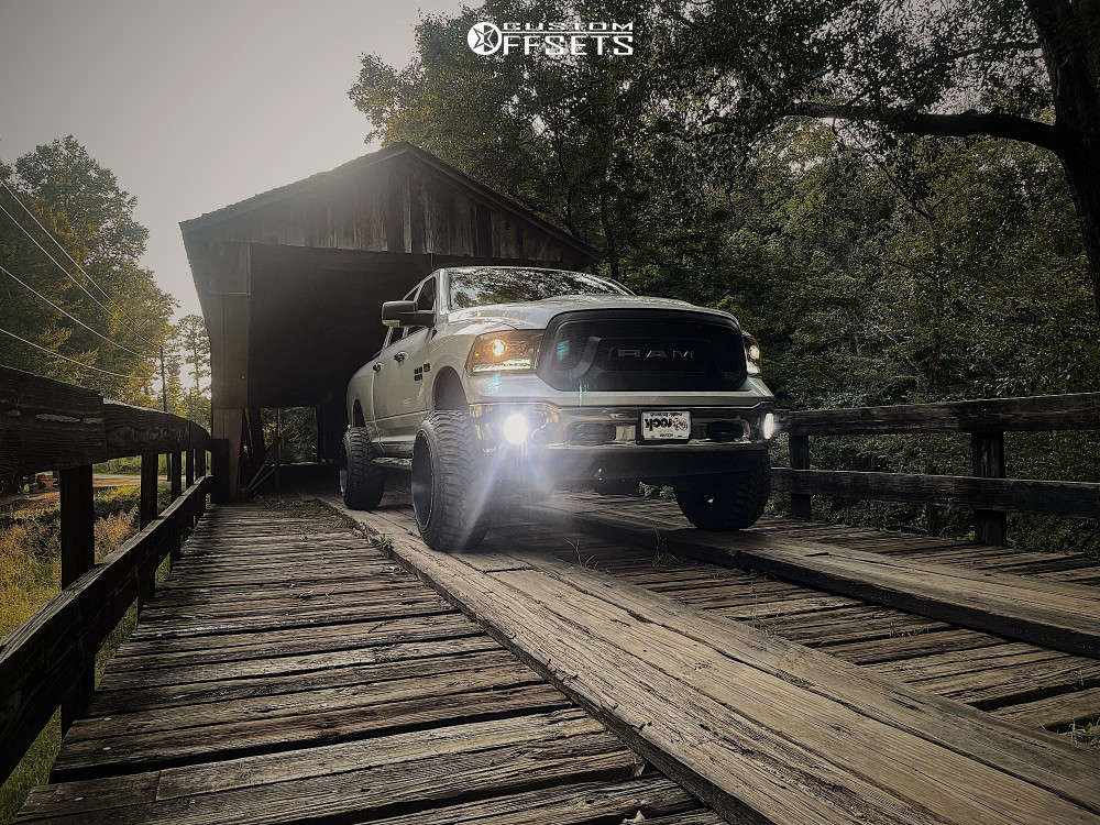 2014 Ram 1500 with 22x14 -76 Dropstars 652bm and 35/12.5R22 Road One ...