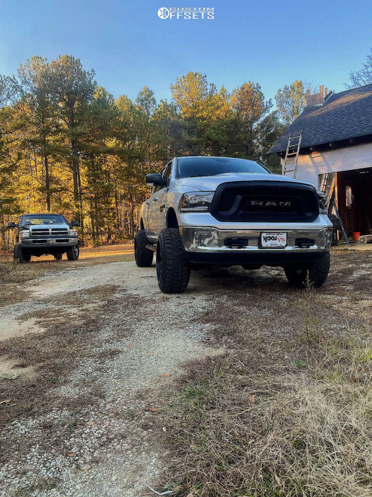 2014 Ram 1500 with 22x14 -76 Dropstars 652bm and 35/12.5R22 Road One ...