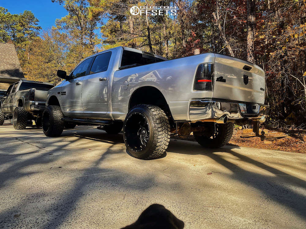 2014 Ram 1500 with 22x14 -76 Dropstars 652bm and 35/12.5R22 Road One ...