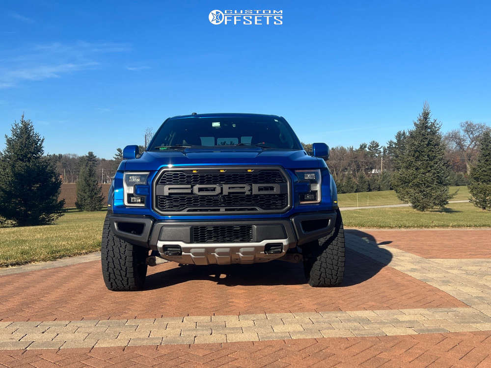 2018 Ford F-150 Raptor with 20x9 0 Fuel Siege and 35/12.5R20 Nitto ...