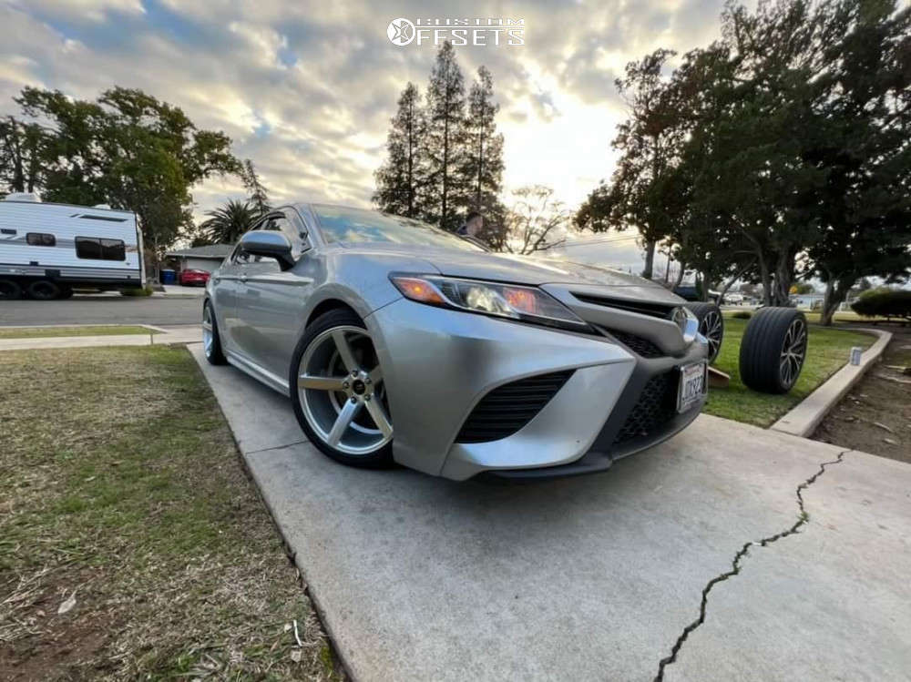 2019 Toyota Camry Flush Stock | Custom Offsets