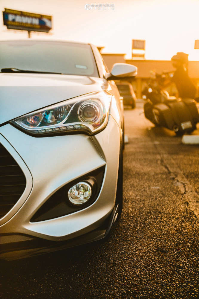 2015 Hyundai Veloster with 18x8.5 35 Aodhan Ah07 and 215/40R18 Achilles ...