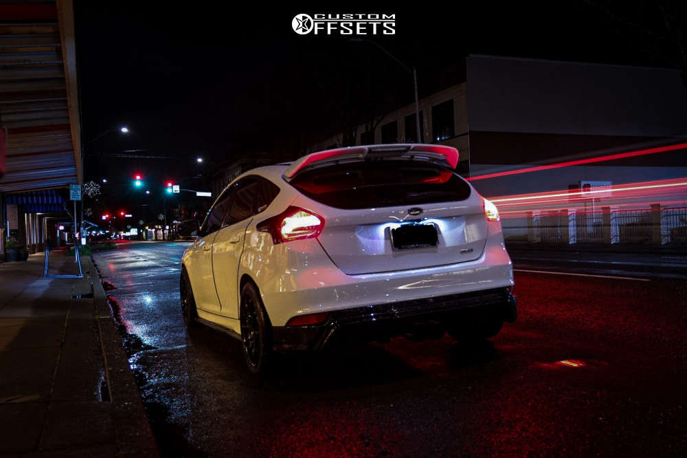 2016 Ford Focus with 18x9 35 Advan Racing RZII and 245/35R18 ...