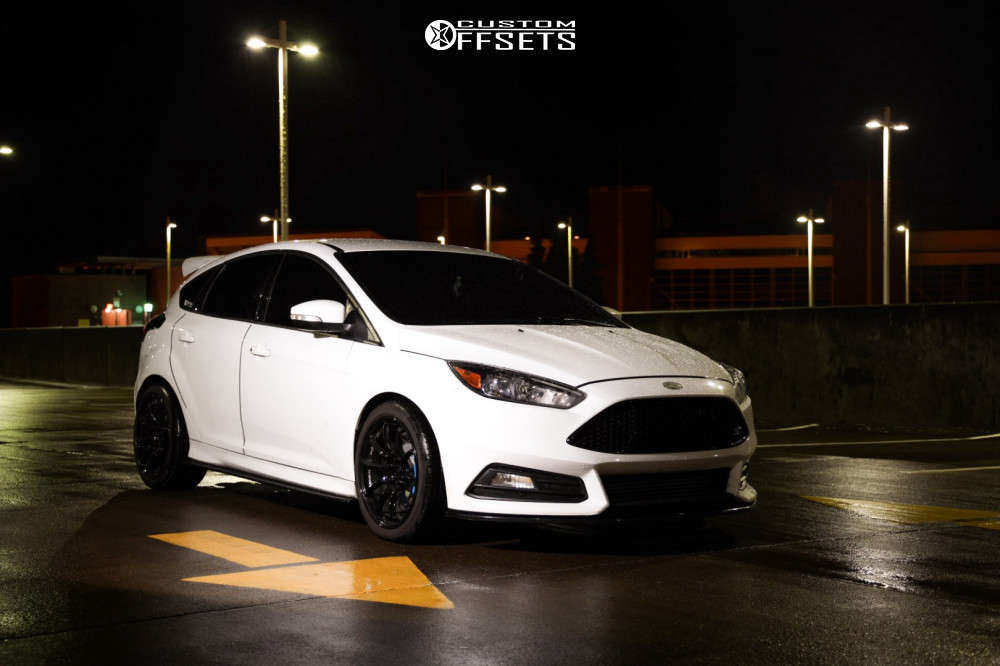 2016 Ford Focus with 18x9 35 Advan Racing RZII and 245/35R18 ...