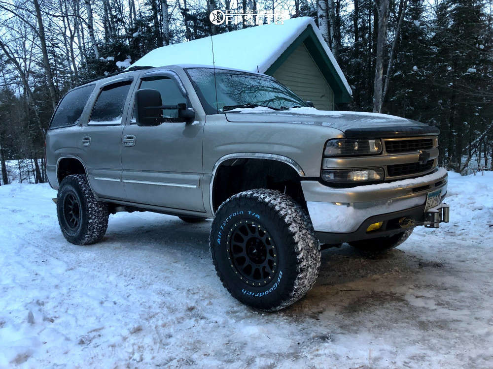 2002 Chevrolet Tahoe with 18x9 -12 Method Mr305 and 35/12.5R18 ...
