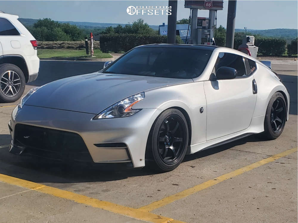 2015 Nissan 370Z with 18x9.5 22 Gram Lights 57dr and 245/45R18 Michelin ...
