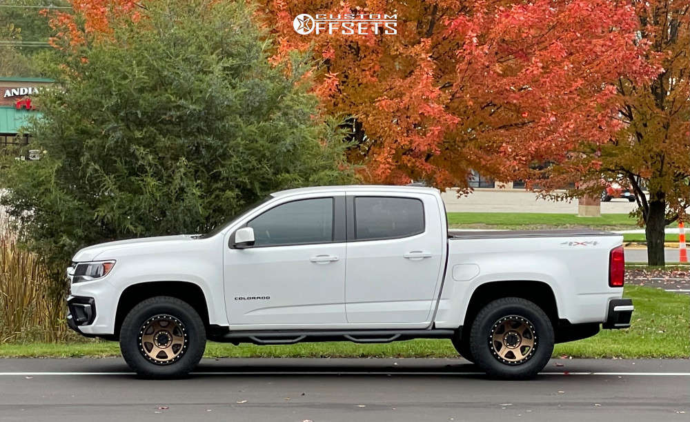 2021 Chevrolet Colorado with 17x8.5 0 Method MR310 and 265/70R17 Cooper ...