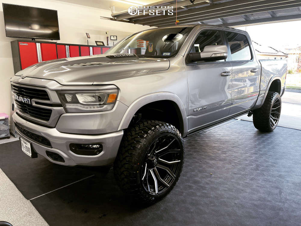 2021 Ram 1500 with 24x12 -44 Fuel Rage and 35/12.5R24 Comforser Cf3000 ...