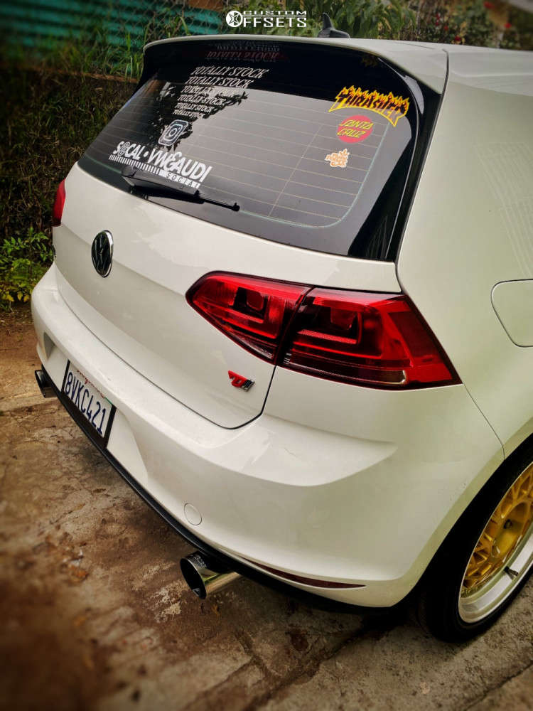 2017 Volkswagen GTI with 18x8.5 44 F1R R32 and 215/35R18 Vercelli ...