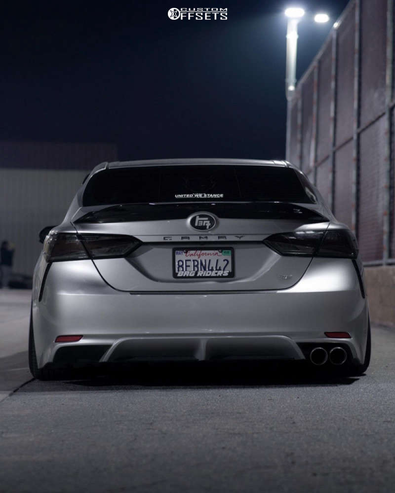 2020 Toyota Camry with 19x8.5 30 ESR Forged AP8 and 225/30R19 Achilles ...