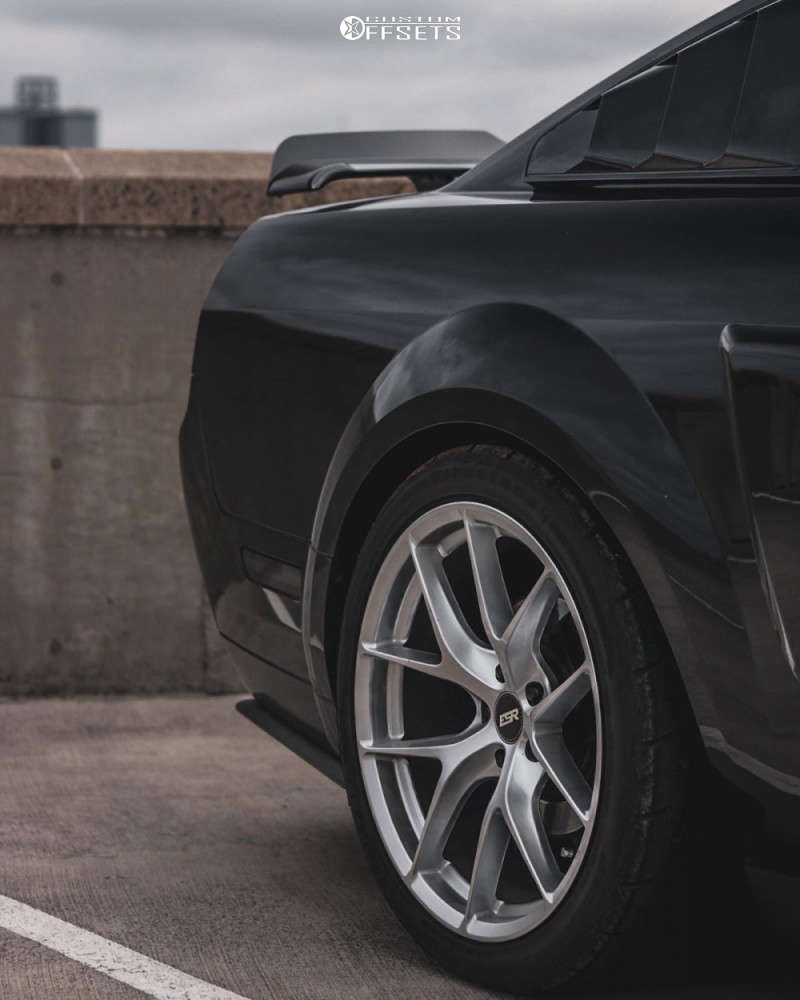 2007 Ford Mustang with 19x9.5 35 ESR Rf2 and 275/35R19 Firestone ...