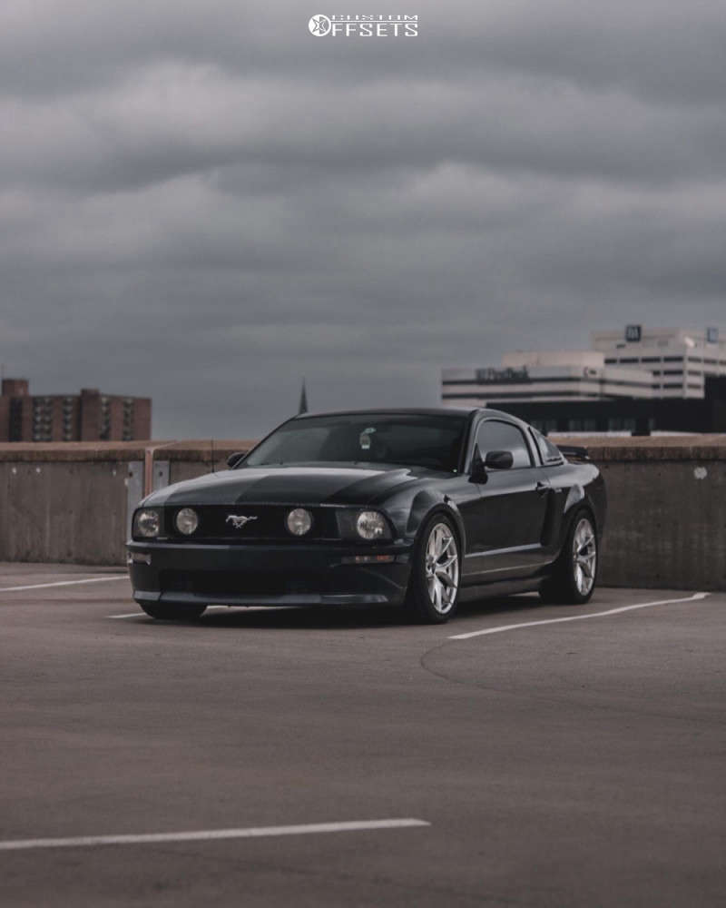 2007 Ford Mustang with 19x9.5 35 ESR Rf2 and 275/35R19 Firestone ...