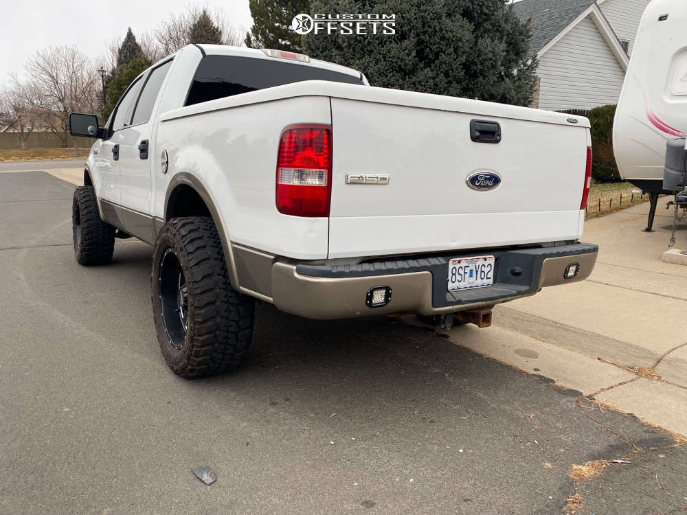 2004 Ford F-150 with 20x10 -24 Moto Metal Mo962 and 35/12.5R20 Federal ...