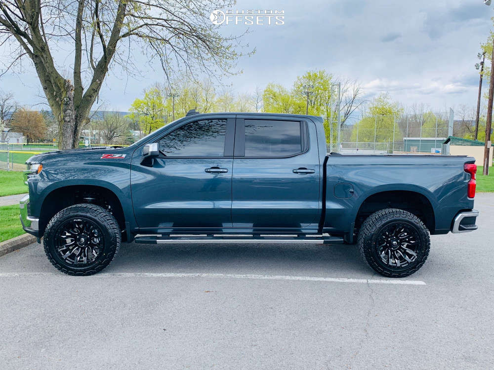 2021 Chevrolet Silverado 1500 with 20x12 -44 Fuel Blitz and 33/12.5R20 ...