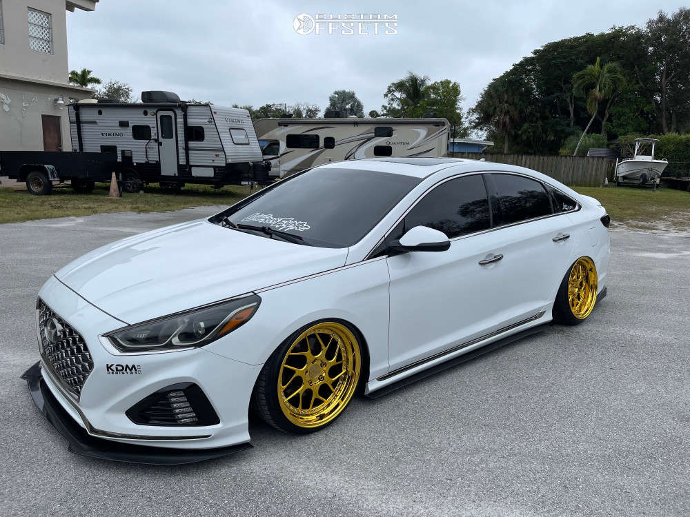 2018 Hyundai Sonata with 19x9.5 15 Aodhan Ds01 and 225/35R19 Nexen ...