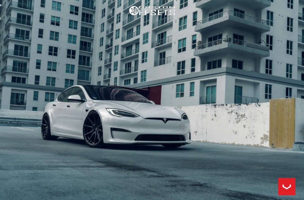 2021 Tesla S with 22x9.5 22 Vossen Hf3 and 255/30R22 Michelin Pilot ...