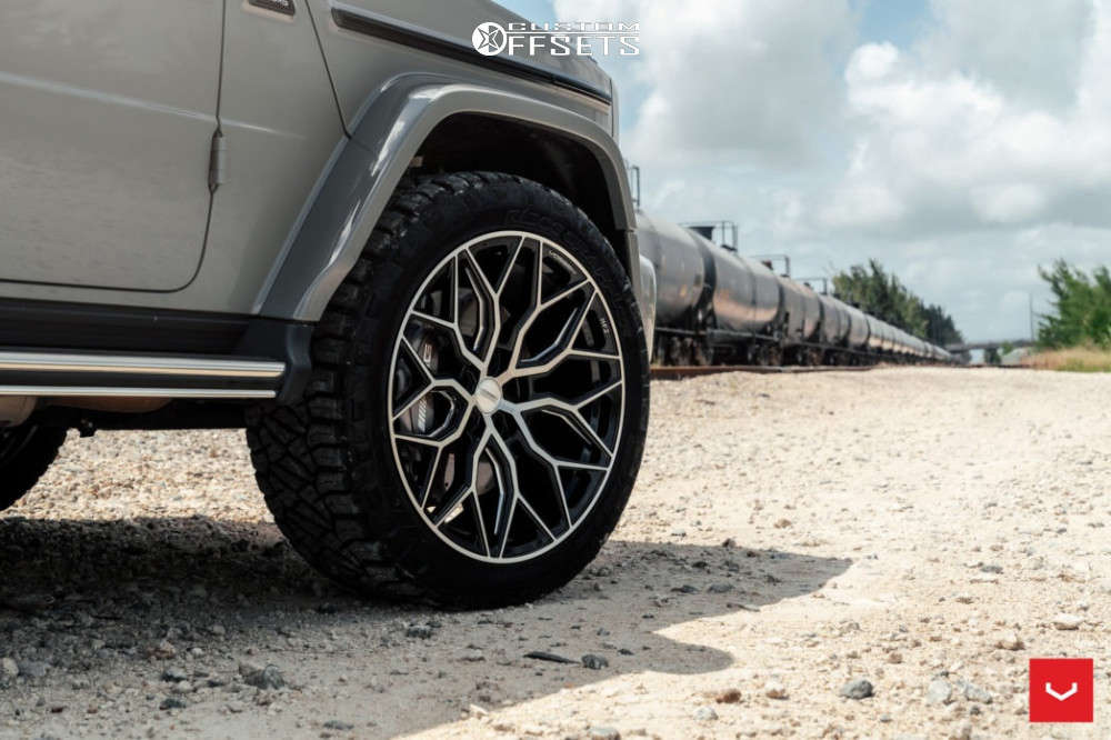 2021 Mercedes-Benz G63 AMG with 22x10.5 20 Vossen HF-2 and 285/45R22 ...