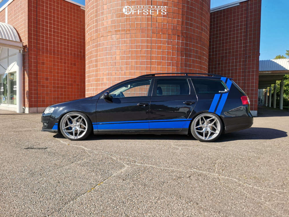 2007 Volkswagen Passat with 19x9.5 25 Japan Racing JR35 and 235/35R19 ...