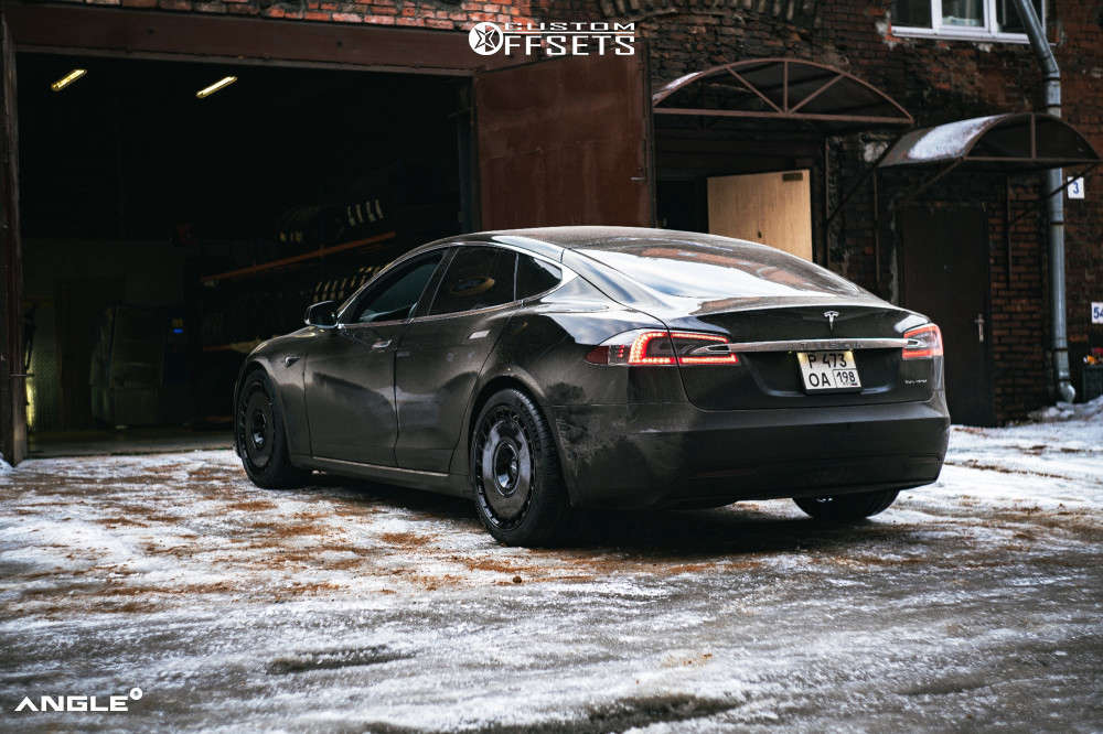 2020 Tesla S with 20x9 30 ANGLE A1-R45 and 245/40R20 Michelin Pilot ...