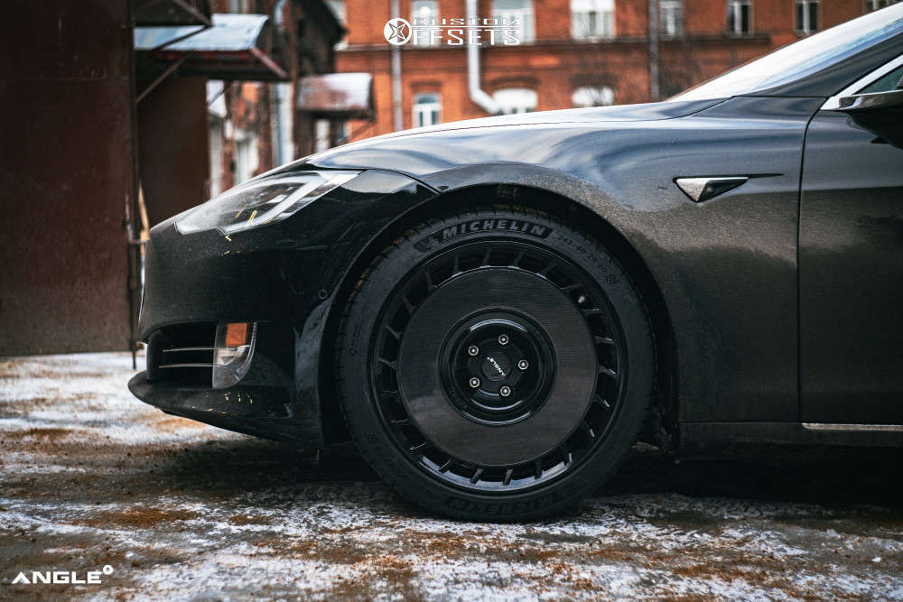 2020 Tesla S with 20x9 30 ANGLE A1-R45 and 245/40R20 Michelin Pilot ...