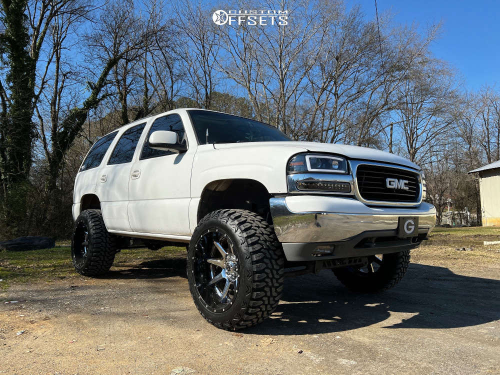 2001 GMC Yukon with 22x12 -44 Fuel Rampage and 35/12.5R22 Haida Mud ...