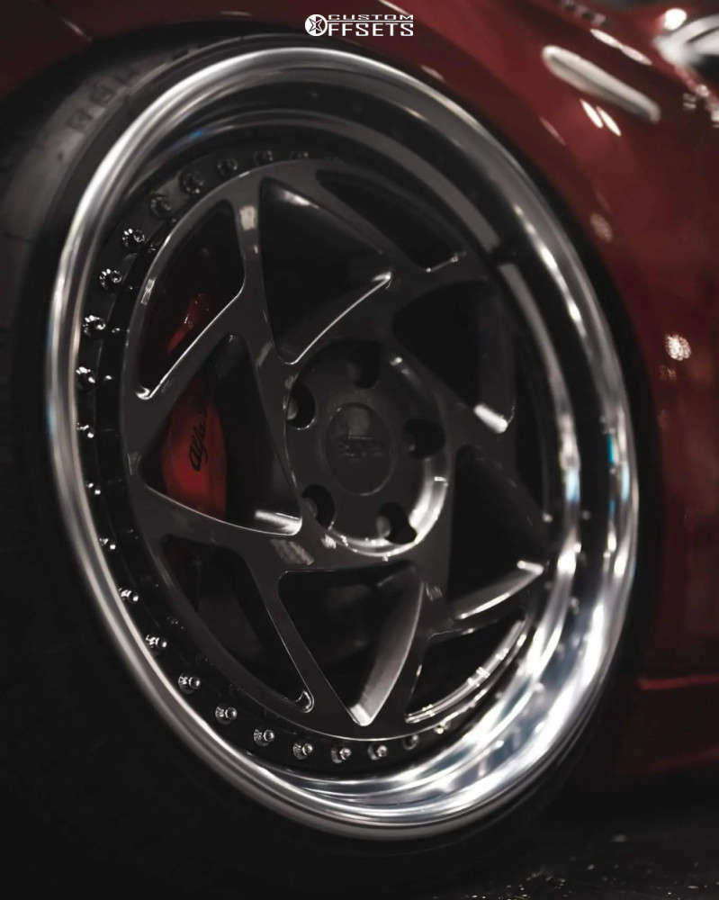 2015 Alfa Romeo Giulietta with 19x9 35 Radi8 R8S5 Forged Splits and 215 ...