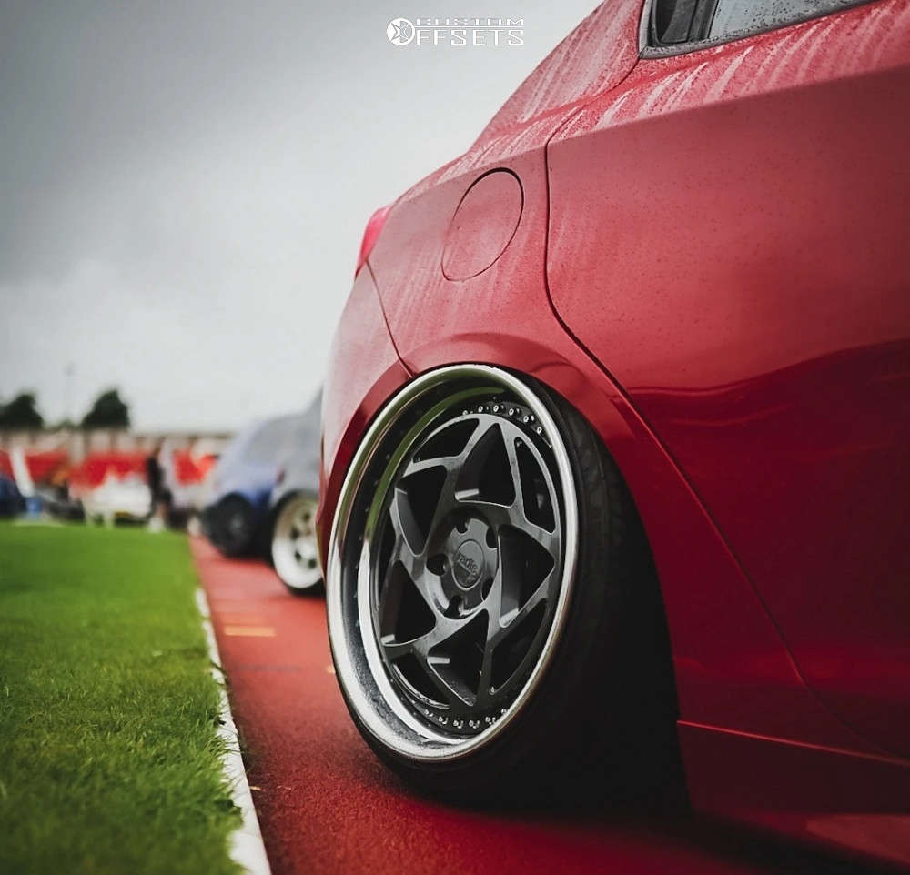 2015 Alfa Romeo Giulietta with 19x9 35 Radi8 R8S5 Forged Splits and 215 ...