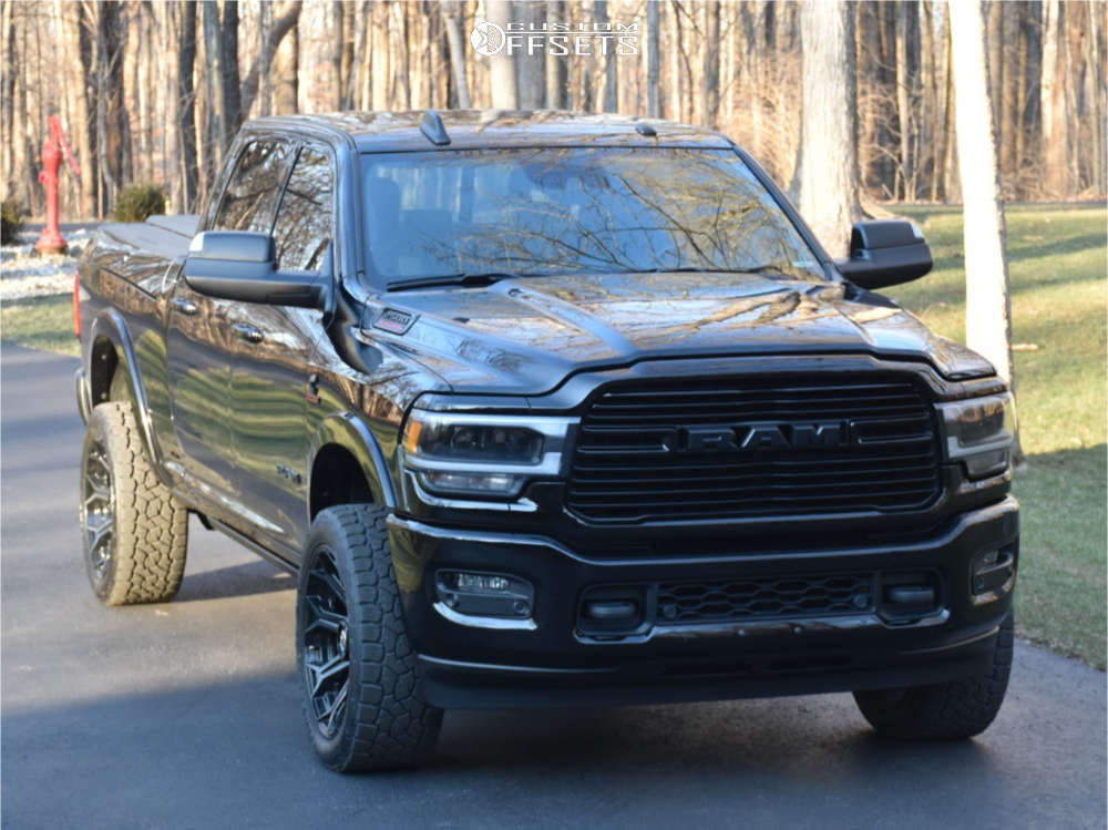 2019 Ram 2500 with 22x10 -18 Fuel Siege and 305/45R22 Toyo Tires Open ...